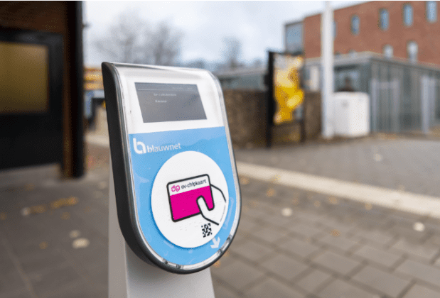 Nu ook bij Blauwnet in- en uitchecken met betaalpas/creditcard ...